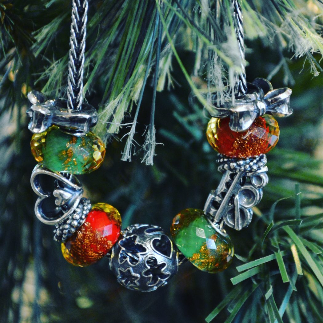 Traditional Red and Green Christmas Trollbeads Bracelet – Trollbeads ...